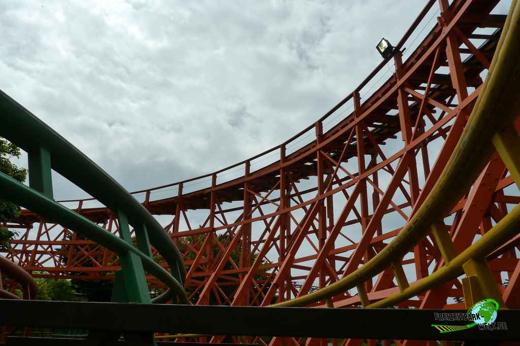 Nickelodeon Streak - Pleasure Beach Blackpool | Freizeitpark-Welt.de