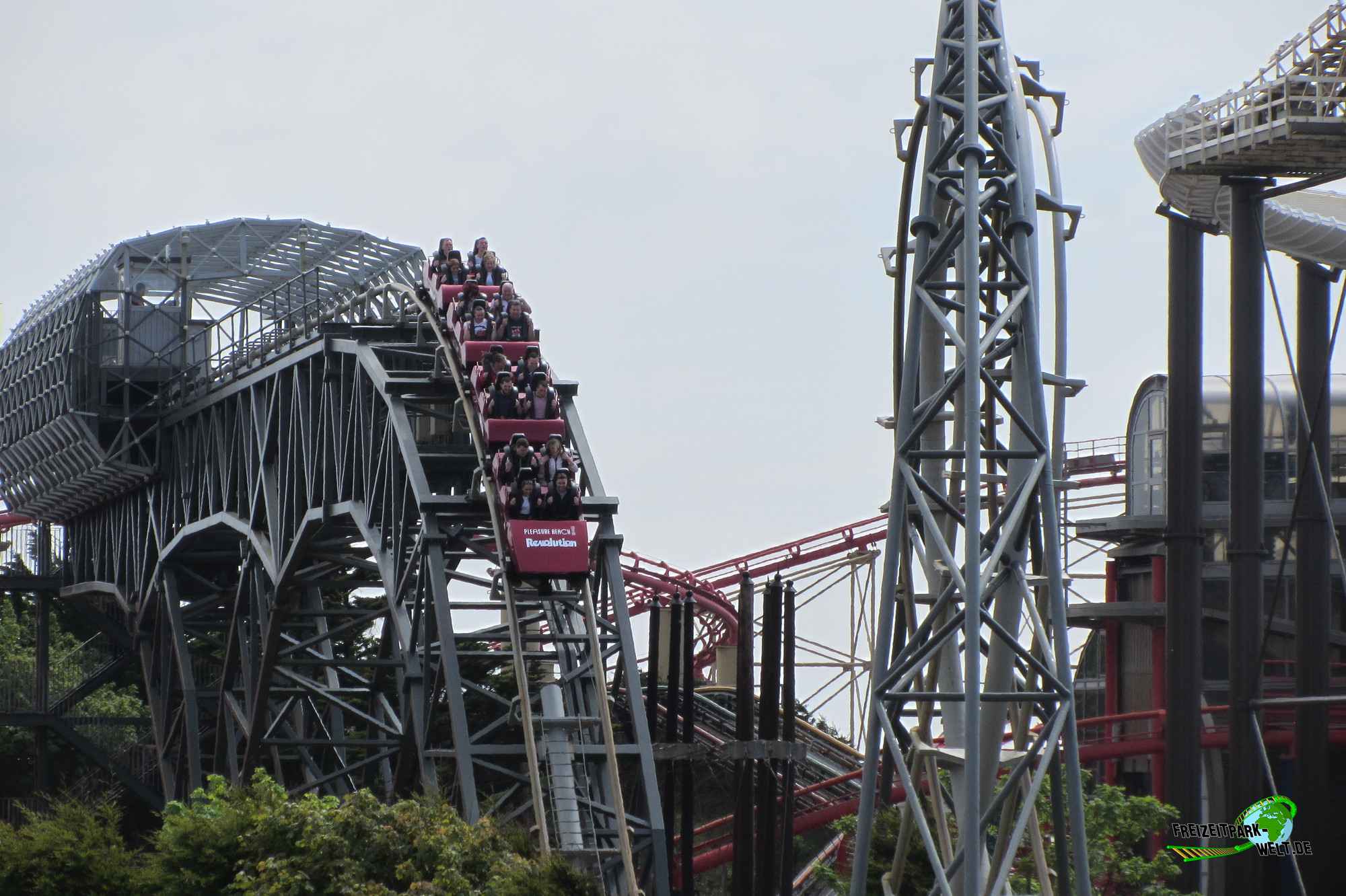 Revolution - Pleasure Beach Blackpool | Freizeitpark-Welt.de