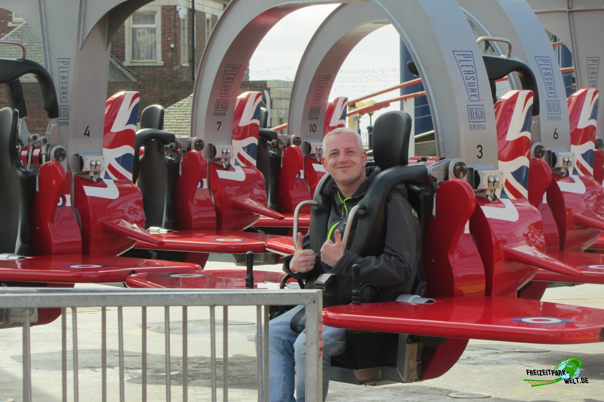 Red Arrows Sky Force - Pleasure Beach Blackpool | Freizeitpark-Welt.de