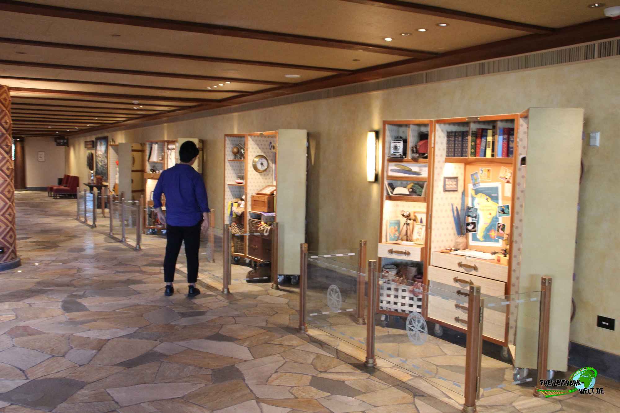 Disney's Explorers Lodge - Hong Kong Disneyland | Freizeitpark-Welt.de