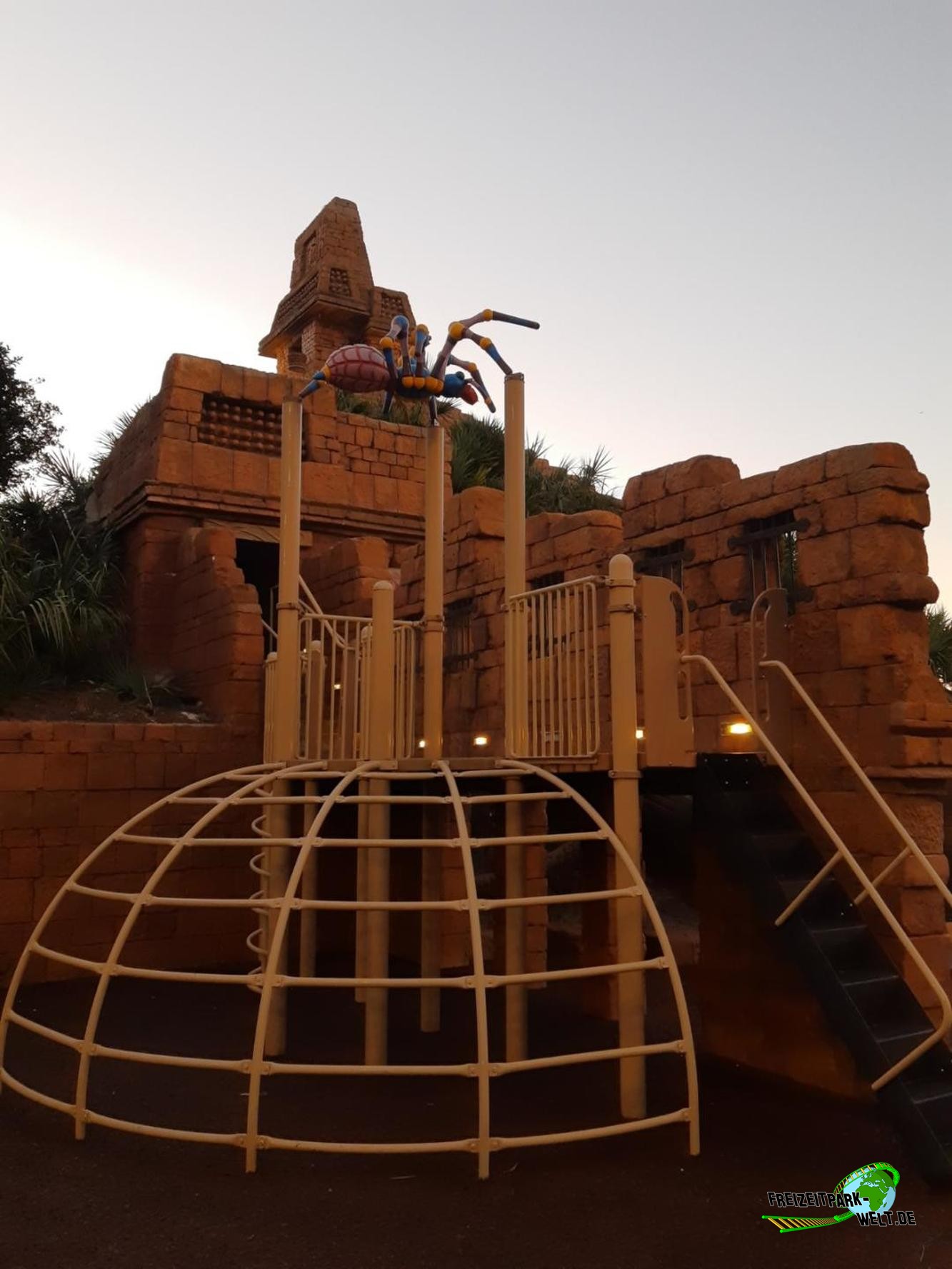 Foto Gran Destino Tower 2023 Galerie - Disneys Magic Kingdom ...