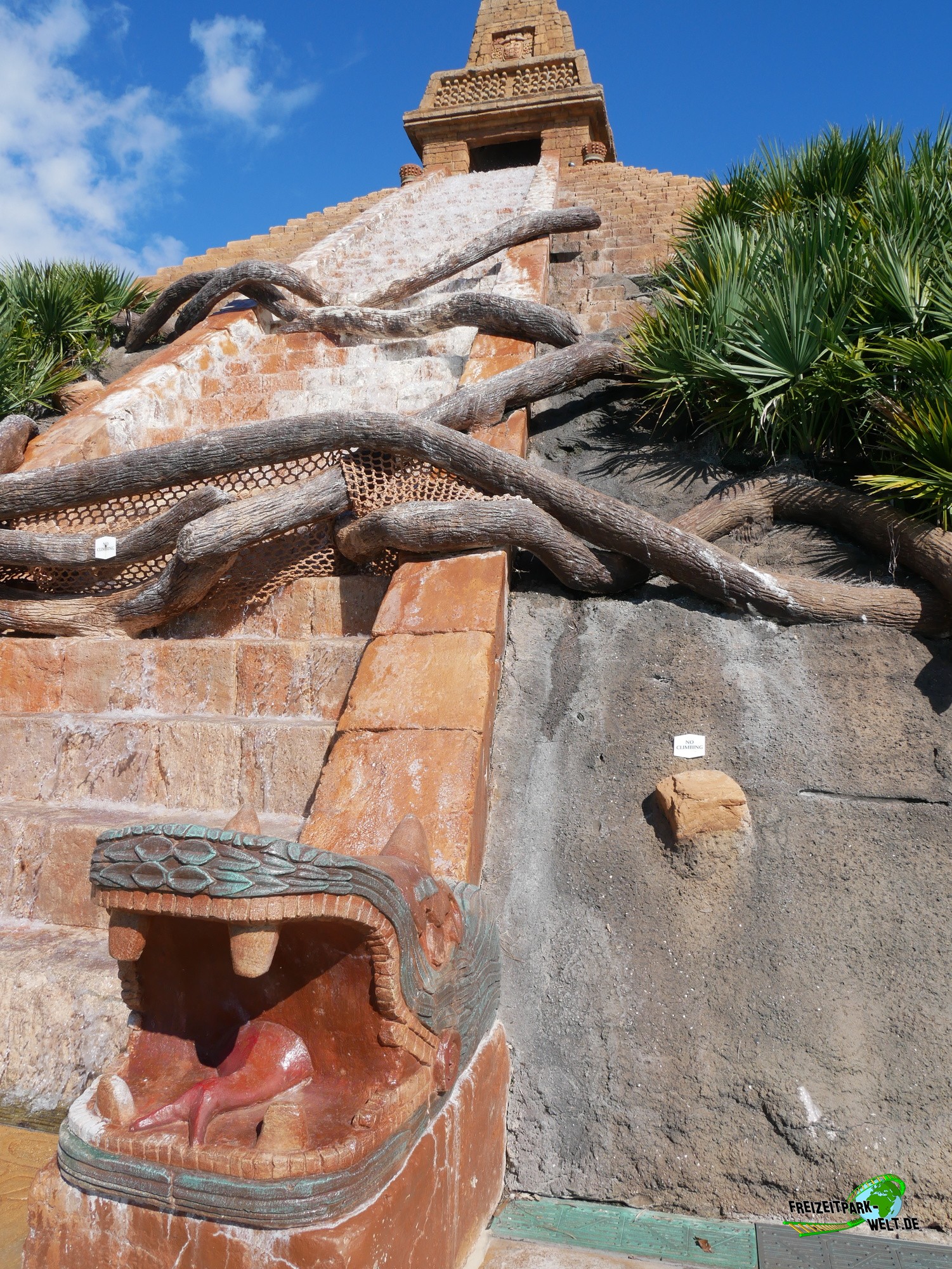 Foto Gran Destino Tower 2023 Galerie - Disneys Magic Kingdom ...