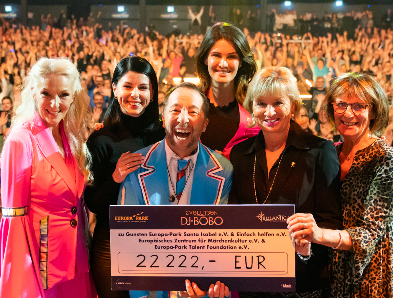 Furiose Weltpremieren-Show der DJ BoBo Tour EVOLUT30N im Europa-Park ...