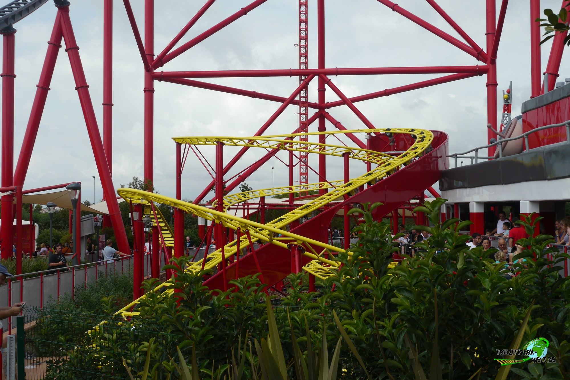 Junior Red Force - Ferrari Land | Freizeitpark-Welt.de