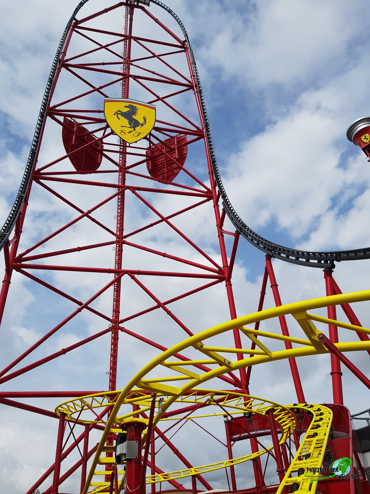 Junior Red Force - Ferrari Land | Freizeitpark-Welt.de