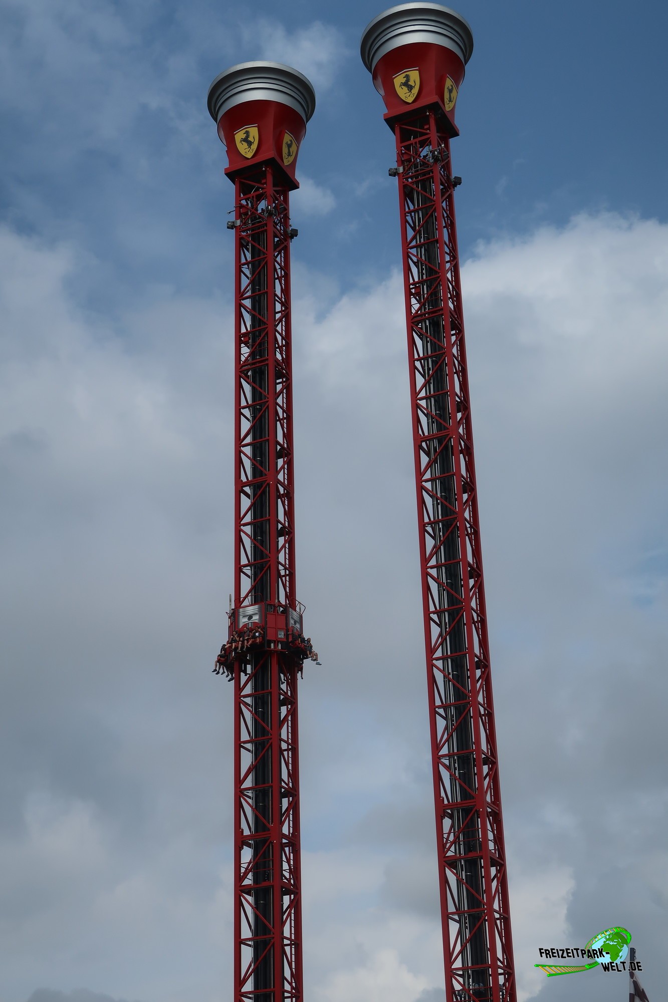 Thrill Towers - Ferrari Land | Freizeitpark-Welt.de