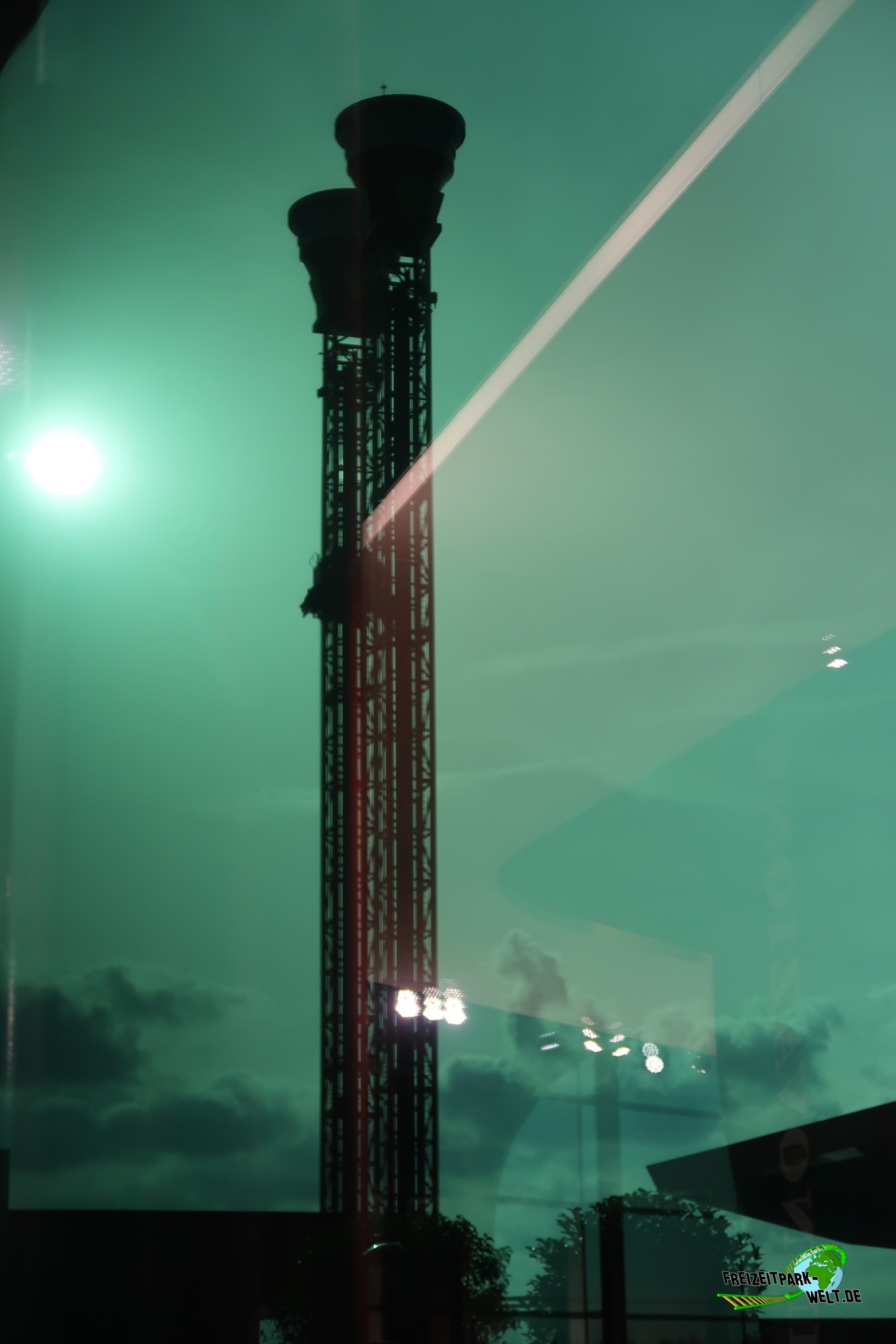 Thrill Towers - Ferrari Land | Freizeitpark-Welt.de