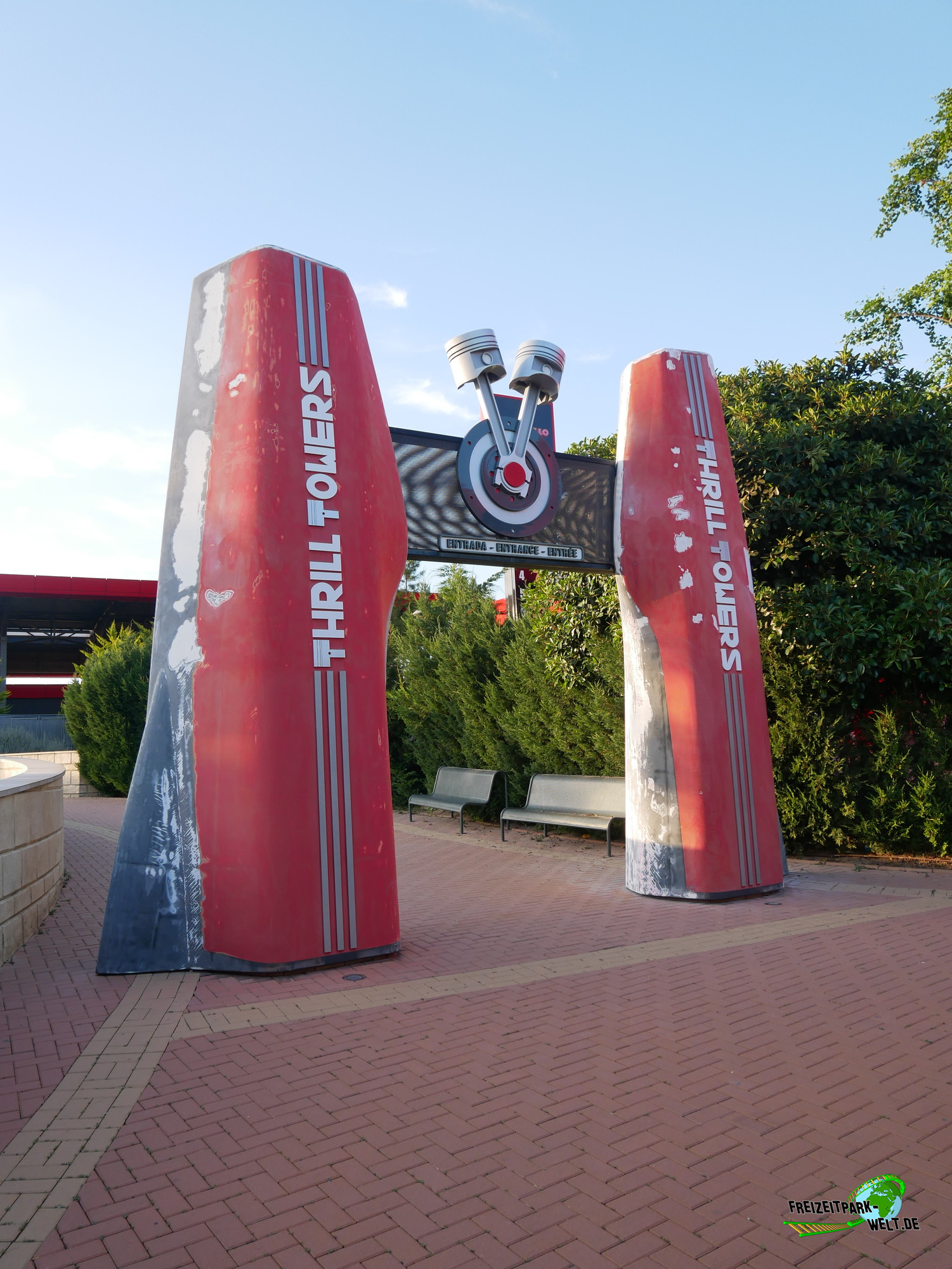 Thrill Towers - Ferrari Land | Freizeitpark-Welt.de