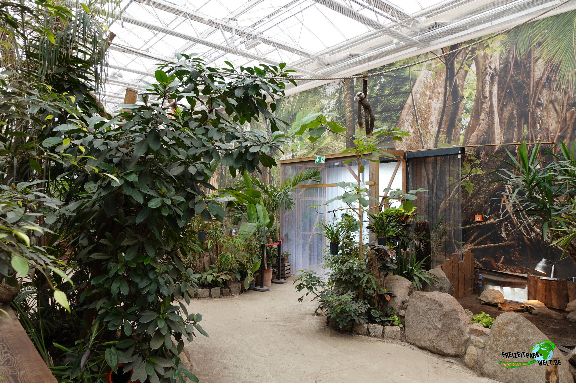 Holland-Park - Highlights & Tipps zum Besuch | Freizeitpark-Welt.de