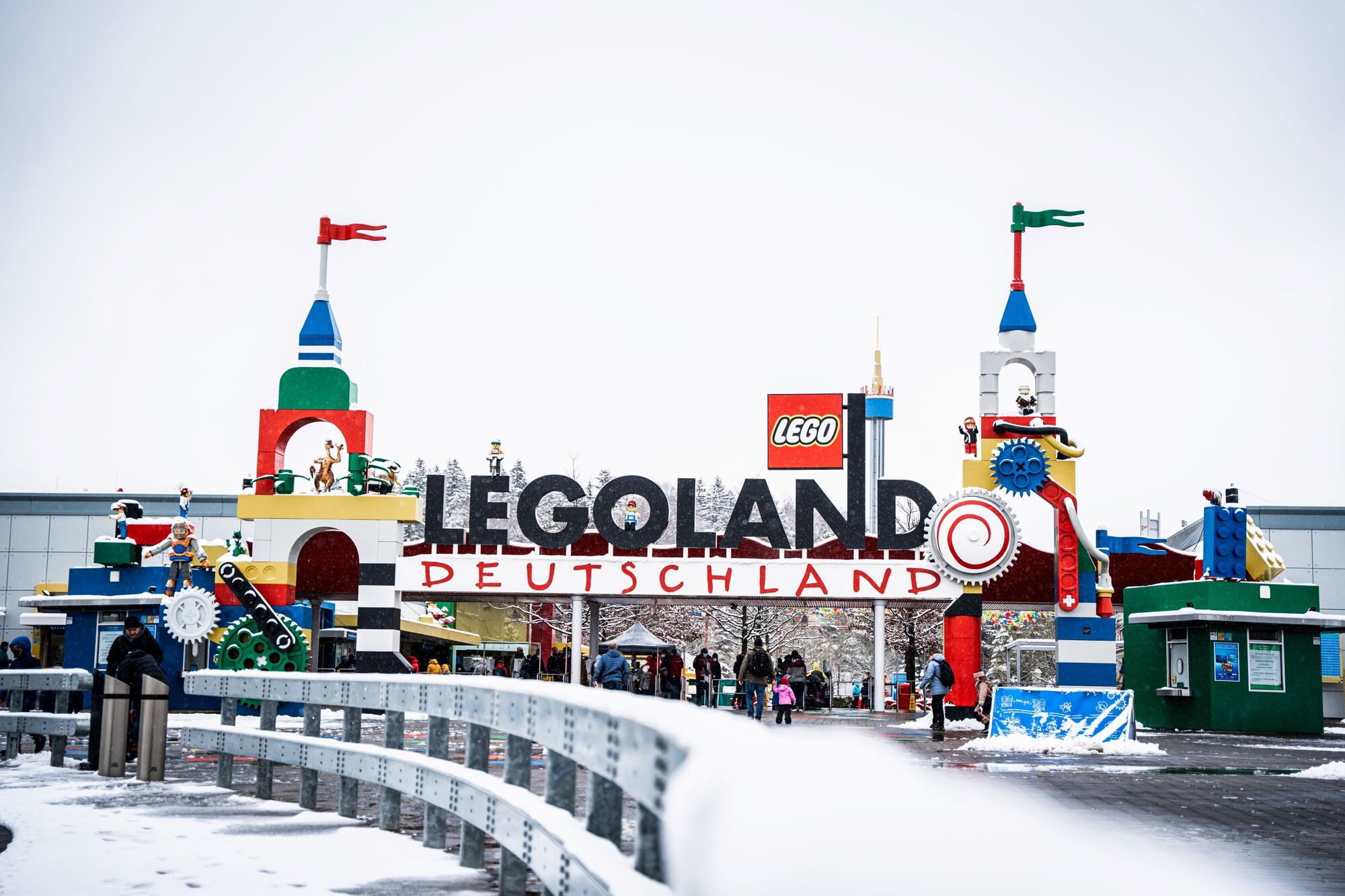 Schneeflocken und Eislaufen im WinterWonder LEGOLAND® - LEGOLAND ...
