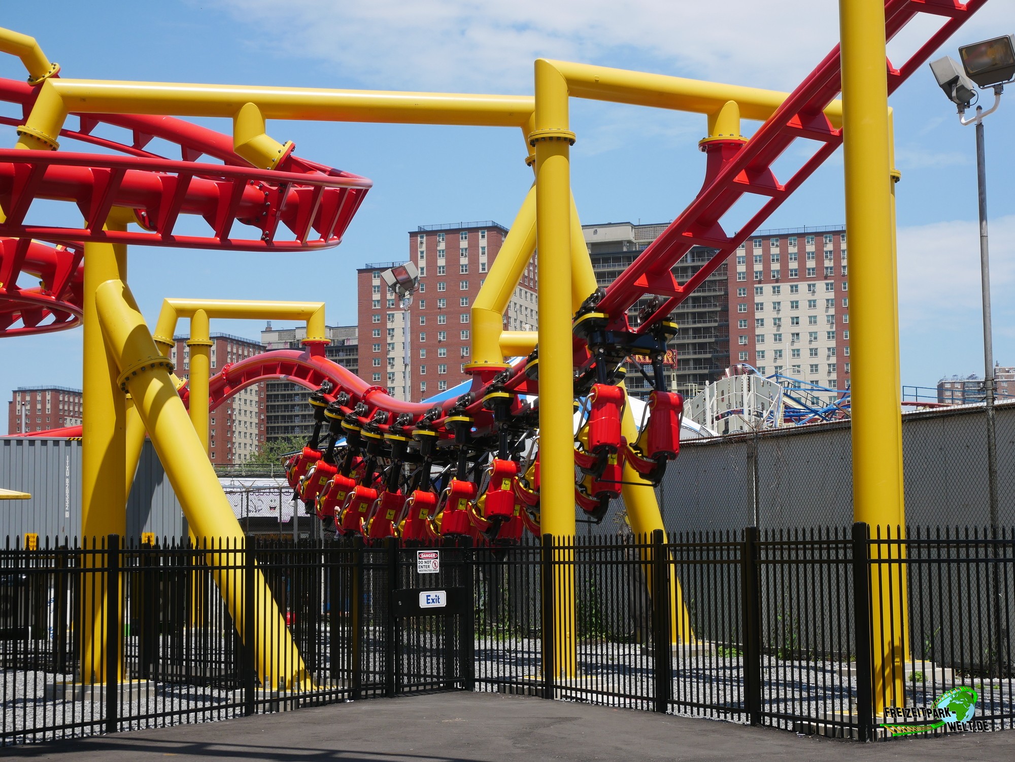 Phoenix - Luna Park New York City | Freizeitpark-Welt.de