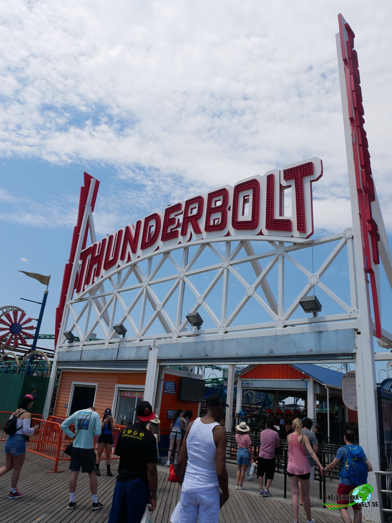 Thunderbolt - Luna Park New York City | Freizeitpark-Welt.de