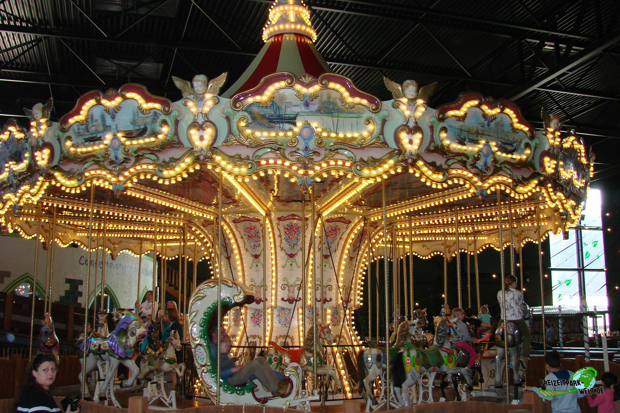 Karussell - Toverland | Freizeitpark-Welt.de