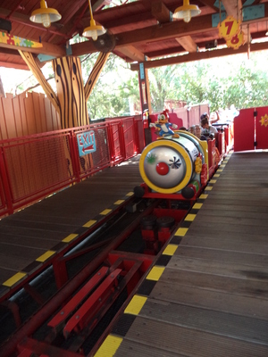 Trolls Trollercoaster - Universal Studios Florida | Freizeitpark-Welt.de