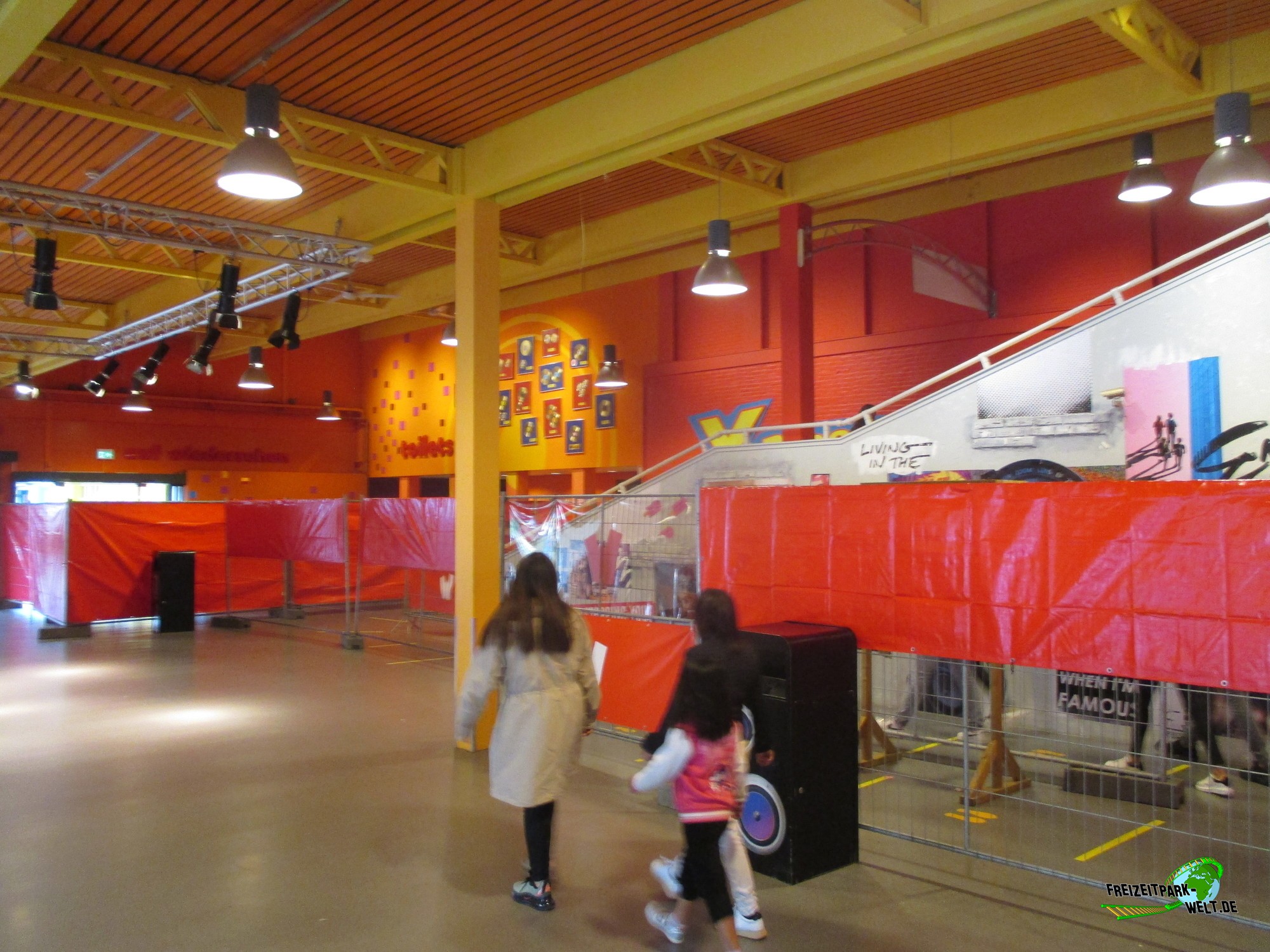 Xpress: Platform 13 - Walibi Holland | Freizeitpark-Welt.de