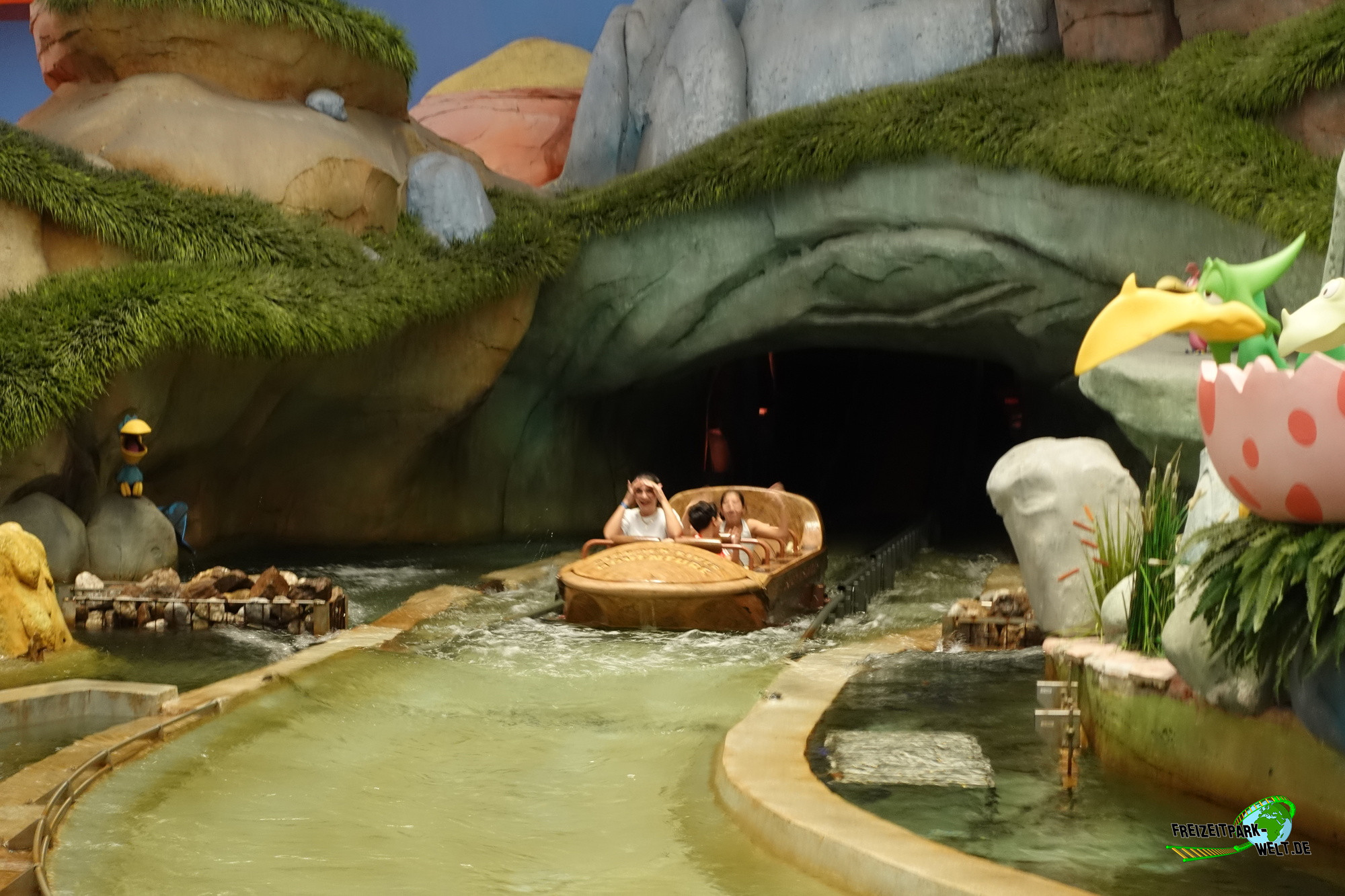 The Flintstones Bedrock River Adventure - Warner Bros. World™ Abu Dhabi ...