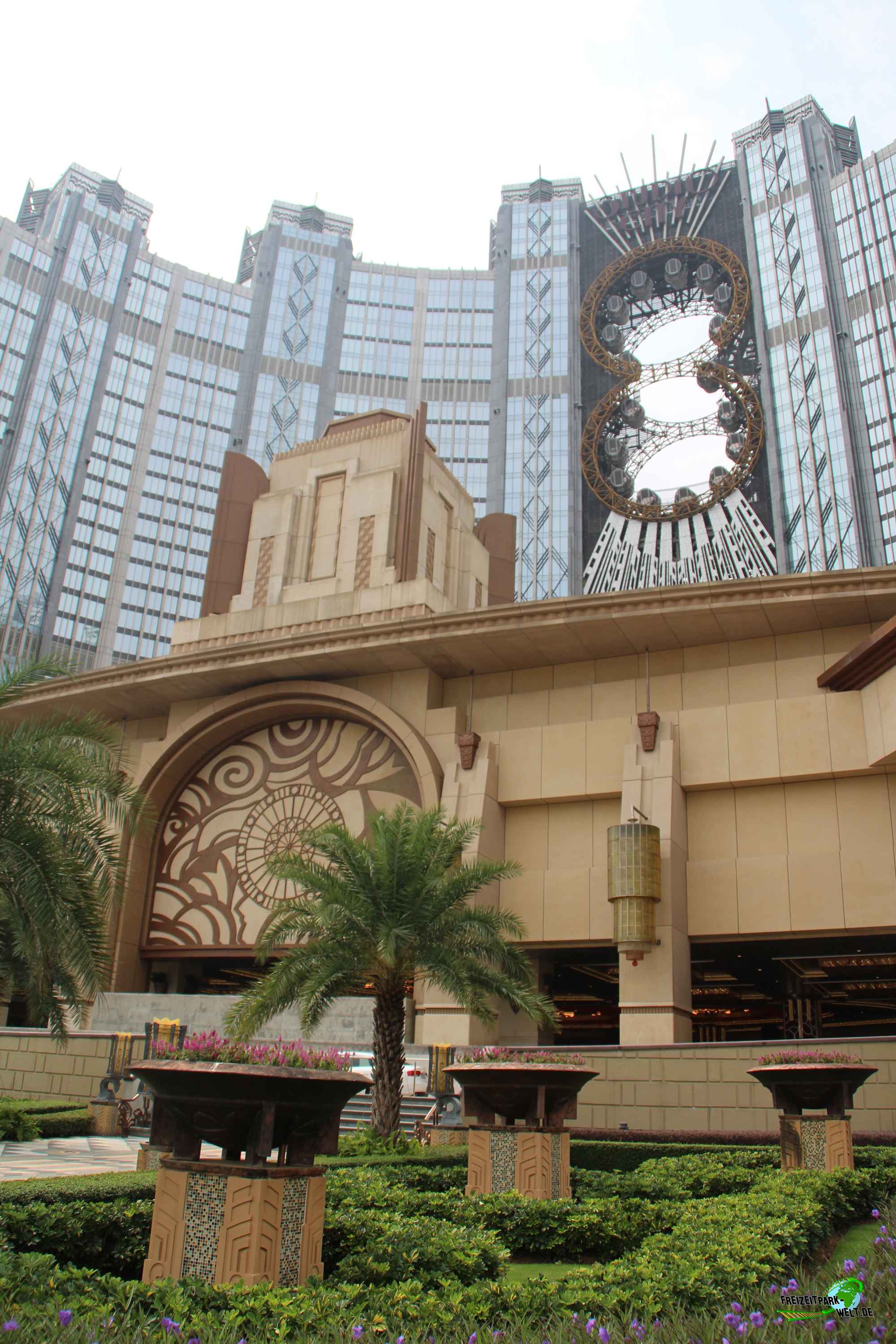 Golden Reel - Studio City Macau | Freizeitpark-Welt.de