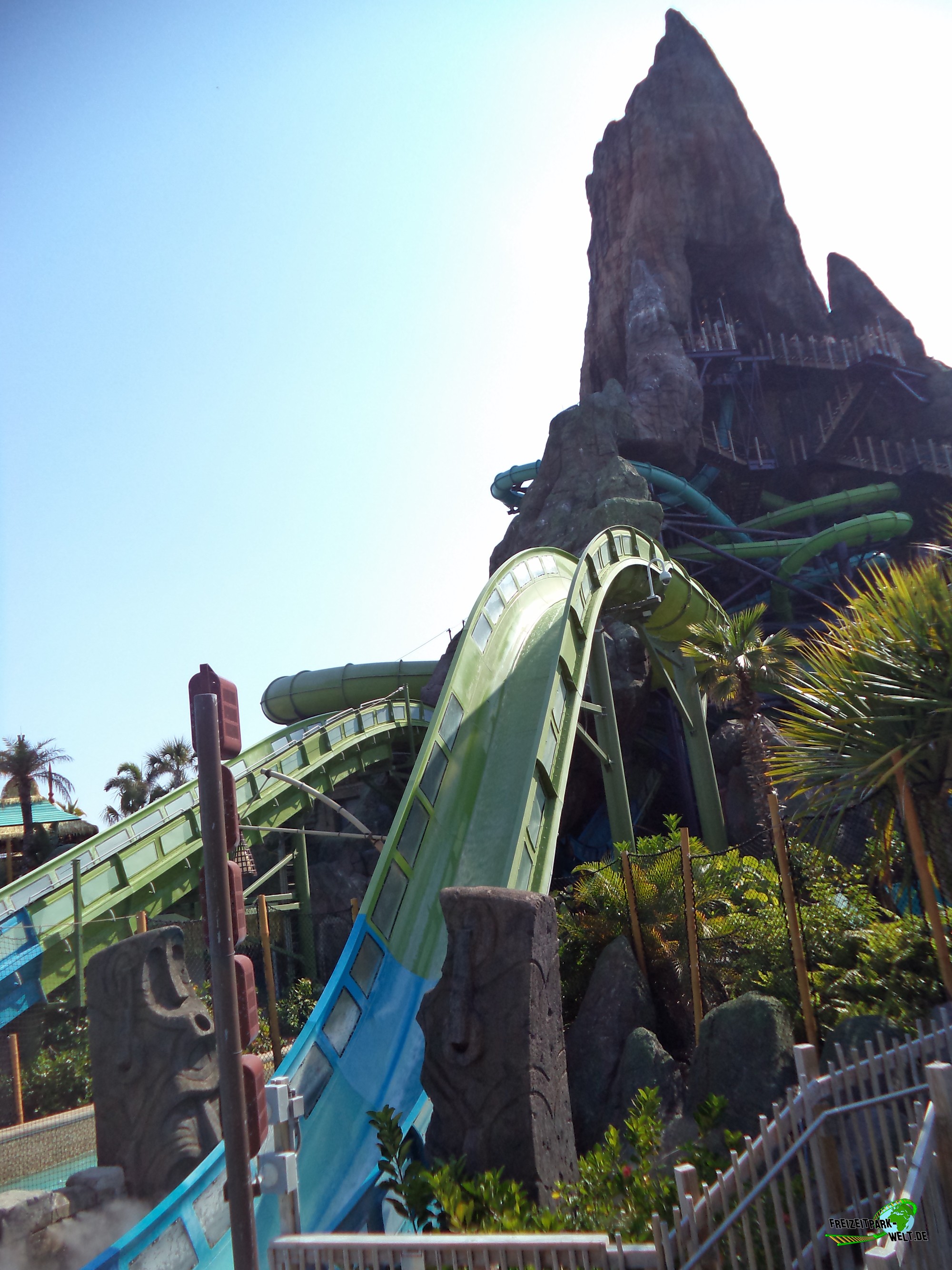 Krakatau™ Aqua Coaster - Volcano Bay | Freizeitpark-Welt.de