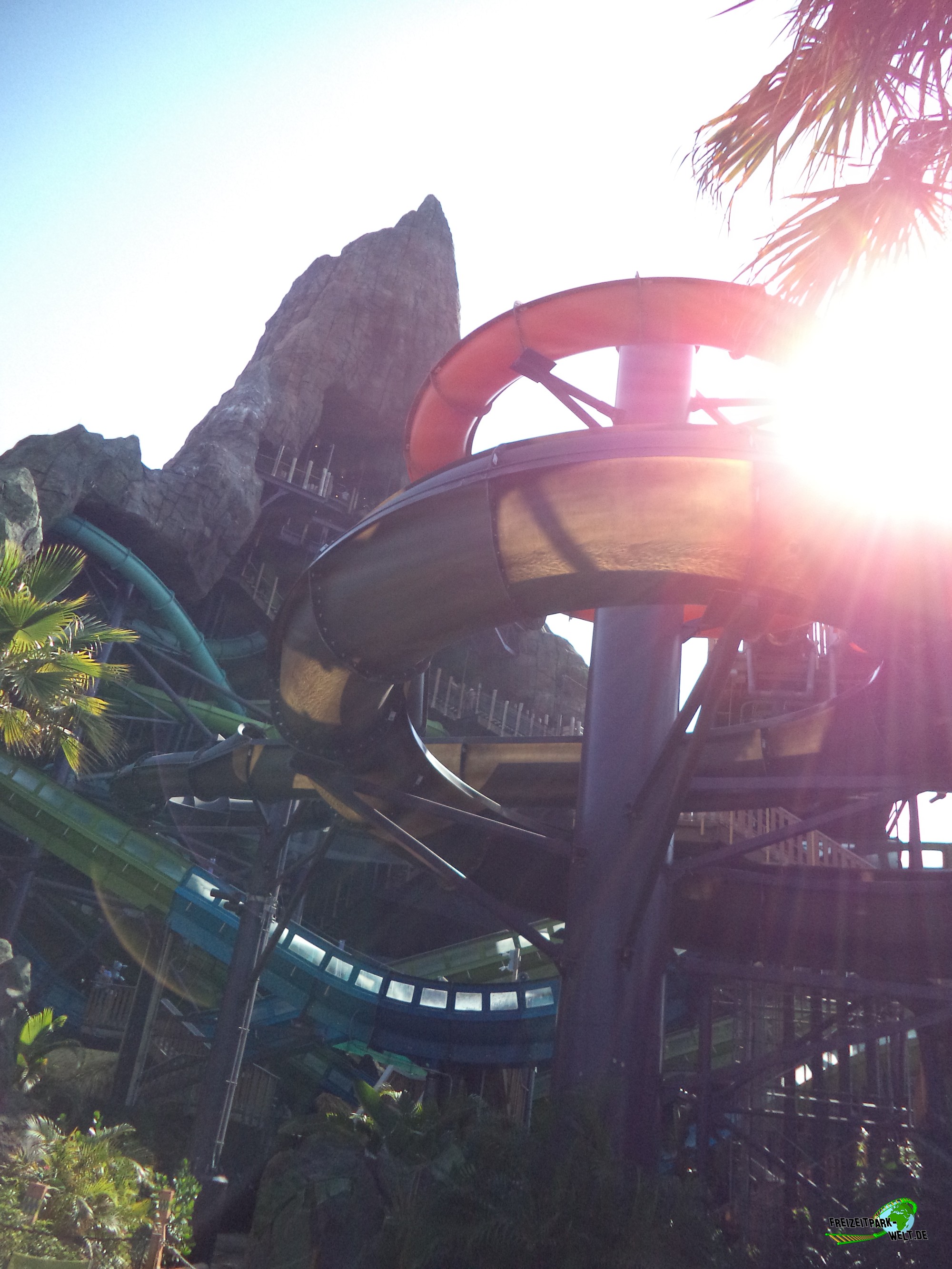 Krakatau™ Aqua Coaster - Volcano Bay | Freizeitpark-Welt.de