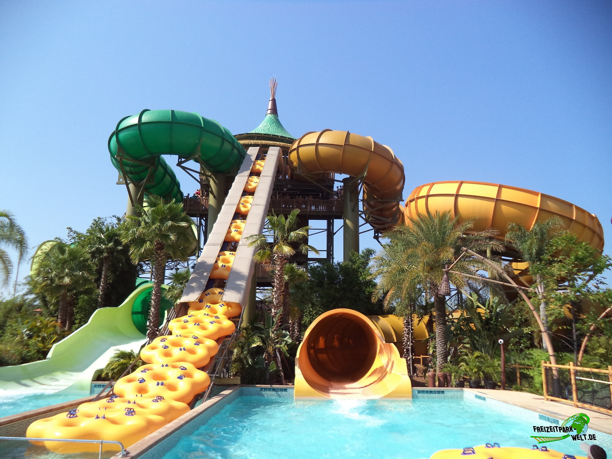 Maku of the Maku Puihi Round Raft Rides™ - Volcano Bay | Freizeitpark ...